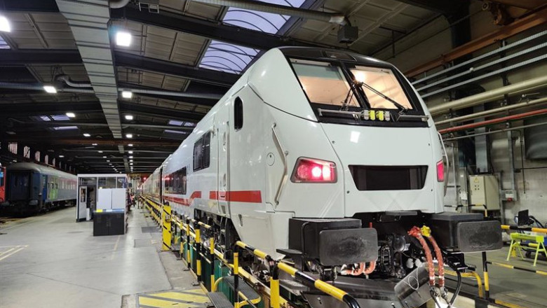 Economía.- El primer tren Talgo 230 recibe la aceptación formal de la ...