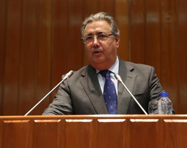 Zoido pide a Netflix que "empatice con las víctimas" del terrorismo por ...