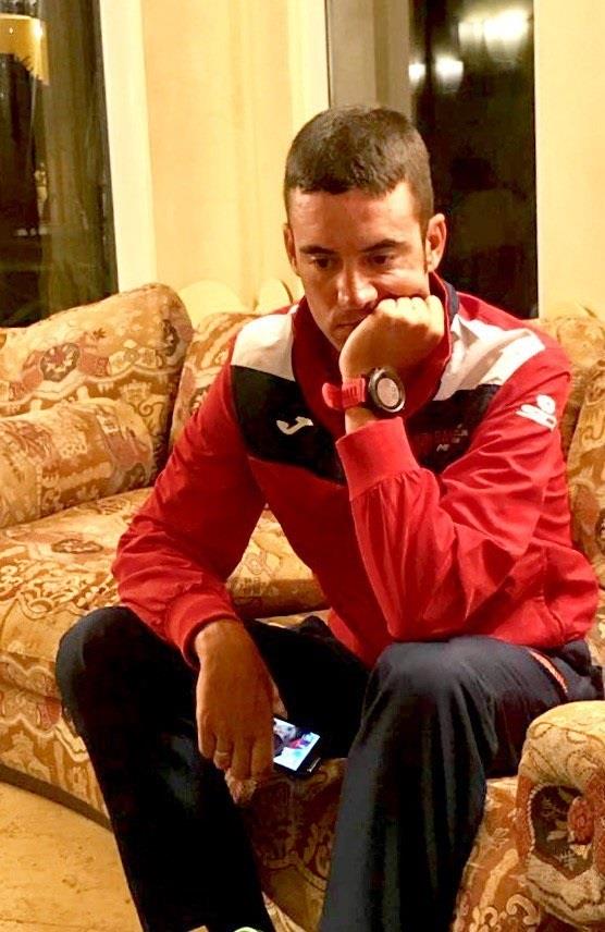 Javier Moreno, expulsado del Giro por empujar a un rival en la cuarta ...